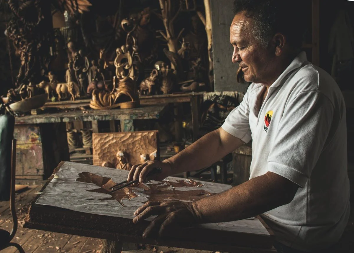 Il falegname: perché affidarsi a un artigiano del legno